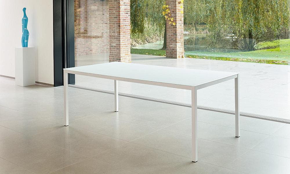 Tables de cuisine pratiques et design dans notre magasin à Liège