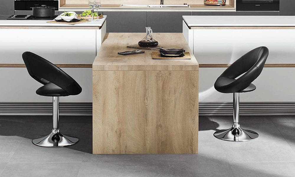 Tables de cuisine pratiques et design dans notre magasin à Liège